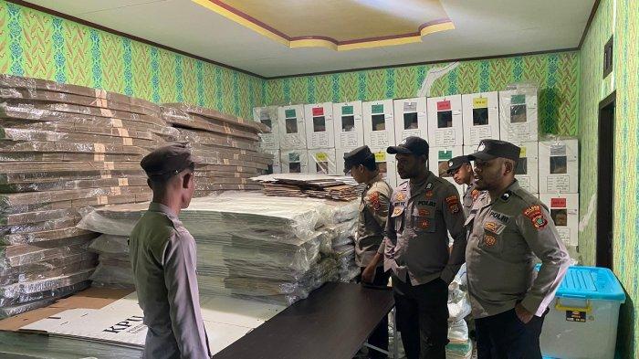 Polres Kerahkan Lima Personel Jaga Keamanan Gudang KPU Pegaf ...