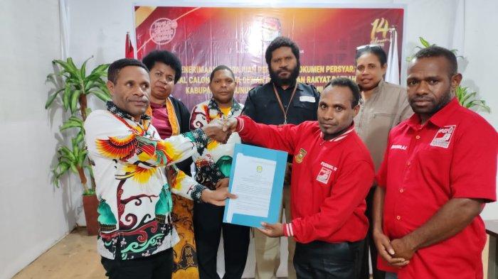 KPU Pegunungan Arfak Pastikan 15 Parpol Peserta Pemilu Telah Ajukan Berkas Perbaikan Bacaleg ...