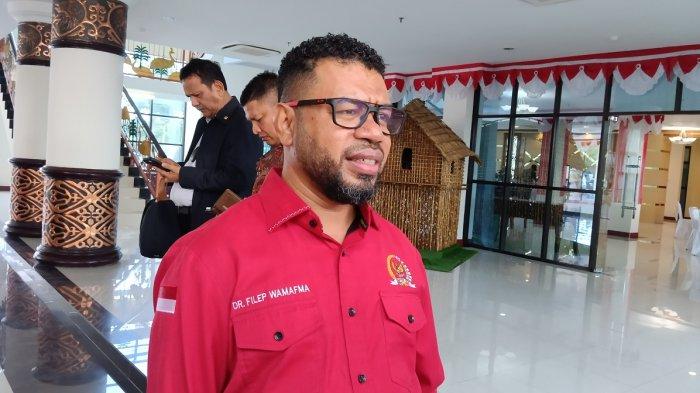Filep Wamafma Sebut Pembentukan DOB Penting, Tapi Tidak Genting ...