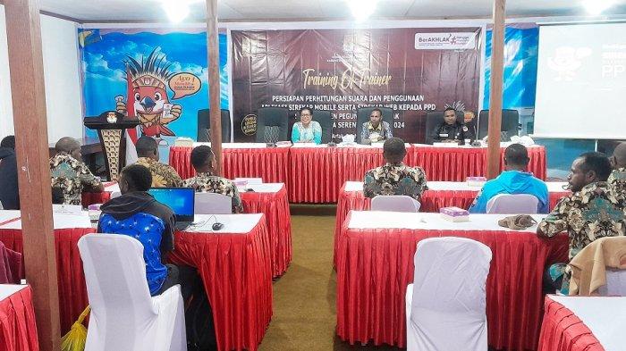 KPU Pegaf Gelar ToT Perhitungan Suara dan Penggunaan Aplikasi Sirekap ...