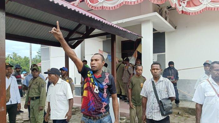 Tenaga Honorer Palang Kantor Bupati Mansel, Ini Tuntutan Mereka ...