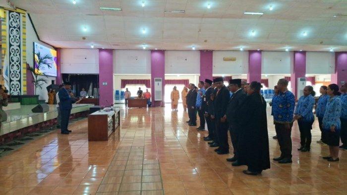 Hugo Warami Lantik 26 Pejabat UNIPA, Berikut Daftarnya ...