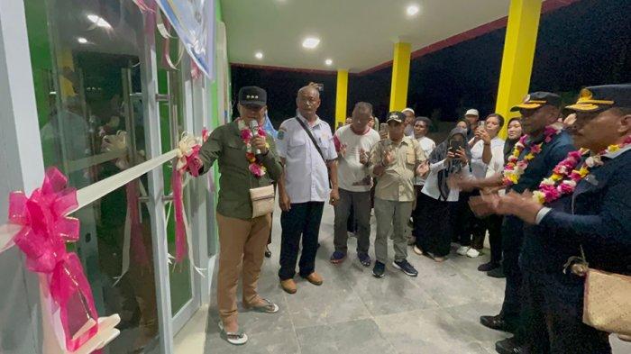 Untung Tamsil Hadirkan Puskesmas di Distrik Tomage, Berjarak 176 Km ...