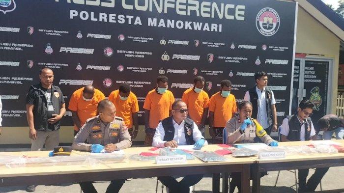 Polresta Manokwari Amankan Lima Tersangka Pembunuh Yahya Sayori, Ini Motifnya - Tribunpapuabarat.com