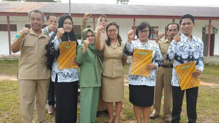 Hardiknas 2024, Ini Harapan Guru di Distrik Tomage Fakfak ...