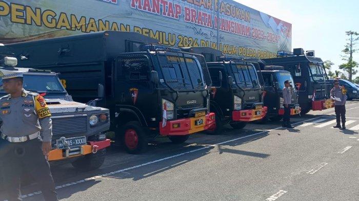 Polda Papua Barat Siagakan 42 Kendaraan pada OMB Pengamanan Pemilu 2024 - Tribunpapuabarat.com