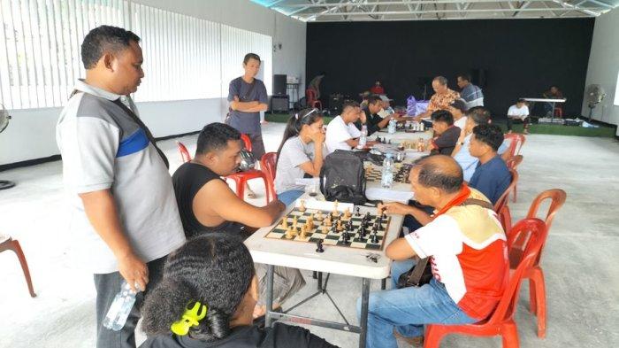 Sambut Ulang Tahun ke-7, Flobamora Papua Barat Gelar Lomba Catur - Tribunpapuabarat.com
