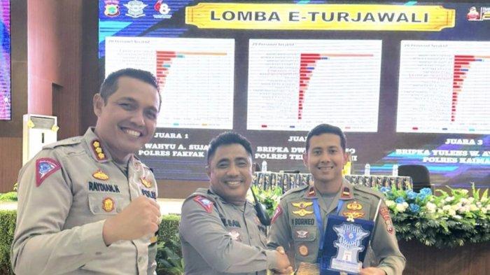 Satlantas Polres Fakfak Boyong 3 Penghargaan, Ini Pesan dari AKBP Hendriyana - Tribunpapuabarat.com