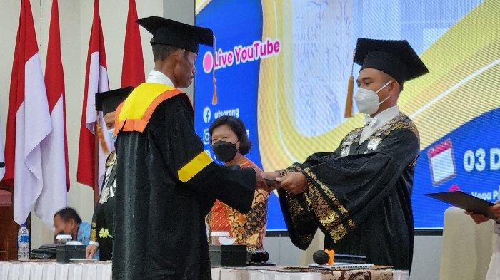Direktur Universitas Terbuka Sorong Harap Wisudawan Bersinergi Jaga ...