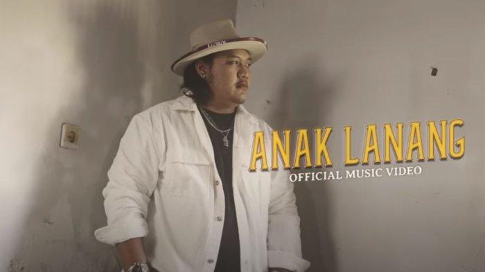 Chord Gitar dan Lirik Lagu Anak Lanang Ndarboy Genk, Lagu Viral di TikTok - Tribunpekanbaru.com