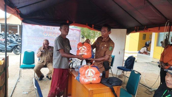 72 Jiwa Korban Longsor di Tembilahan Hulu Dapat Bantuan Sembako, BPBD Inhil Dirikan Posko ...