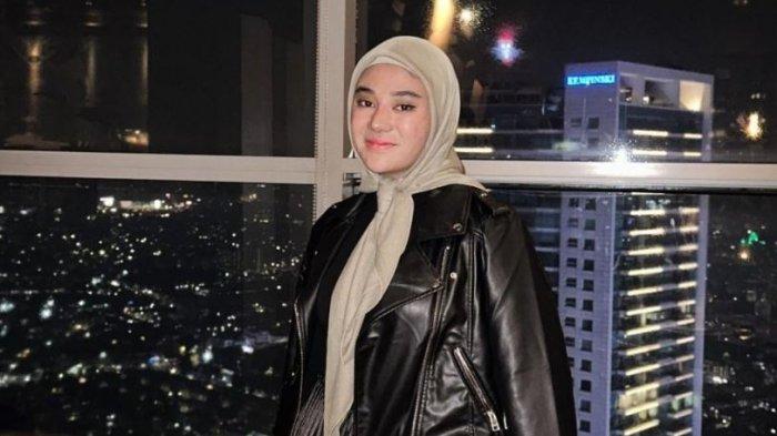 Clara Shinta Unboxing Kain Kafan untuk Kematiannya, Ngaku Sudah Siapkan Tanah Makam Juga ...