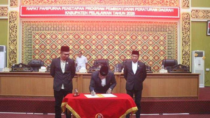 Turun Rp 134 Miliar dari Anggaran 2024, DPRD Pelalawan Sahkan APBD 2025, Ini Besaran dan ...