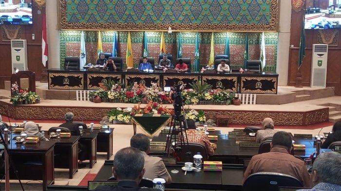 DPRD Riau Umumkan Syamsuar Resmi Berhenti Sebagai Gubernur, Edy Natar ...