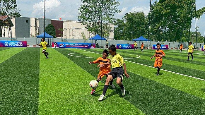 Dua Puluh Tim Ambil Bagian dalam Mini Soccer Tournament U-13 Tahun 2025 ...
