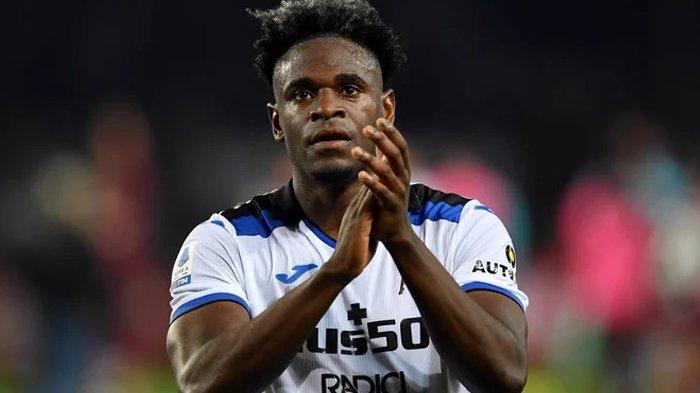 Duvan Zapata dalam Dilema Kepindahan ke AS Roma dari Atalanta Gara-gara ...