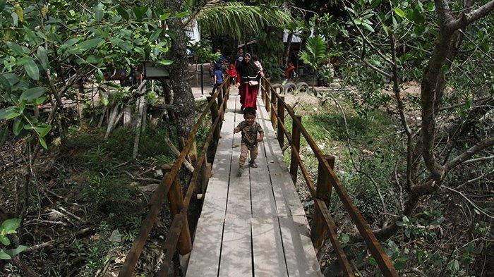 FOTO: Ekowisata Pulau Semut, Tempat Wisata Asyik di Tepian Sungai ...