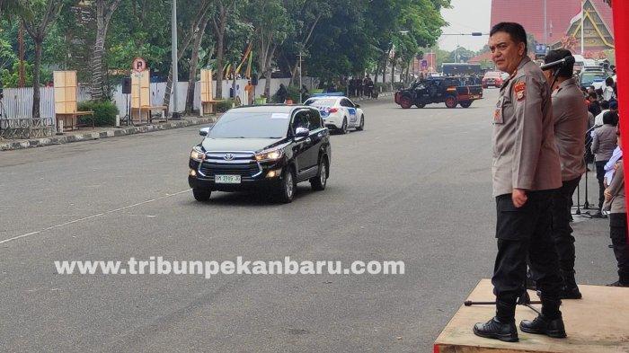 FOTO: Kapolda Riau Pantau Langsung Gladi Bersih Simulasi Pengamanan Pemilu 2024 ...