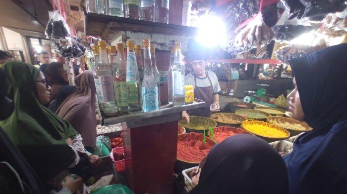 FOTO: Pedagang Bumbu Masakan di Pekanbaru, Jelang Lebaran 2024 Buka ...