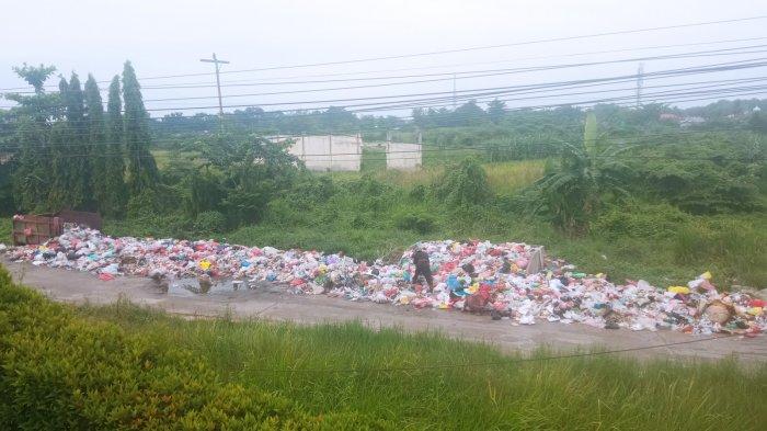 FOTO: Sampah Kembali Menumpuk di Kota Pekanbaru - Tribunpekanbaru.com
