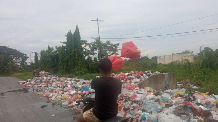 FOTO: Sampah Kembali Menumpuk di Kota Pekanbaru - Tribunpekanbaru.com