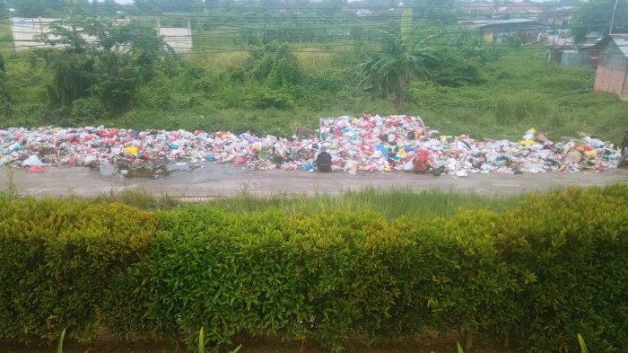 FOTO: Sampah Kembali Menumpuk di Kota Pekanbaru - Tribunpekanbaru.com