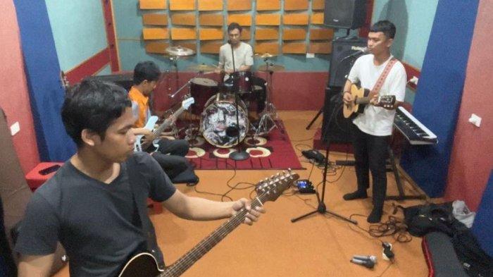 Flock, Band Indie Asal Pekanbaru Riau Rilis Single Perdana Berjudul ...