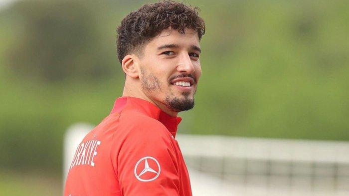 Fred Doakan Altay Bayindir Beruntung di Manchester United ...