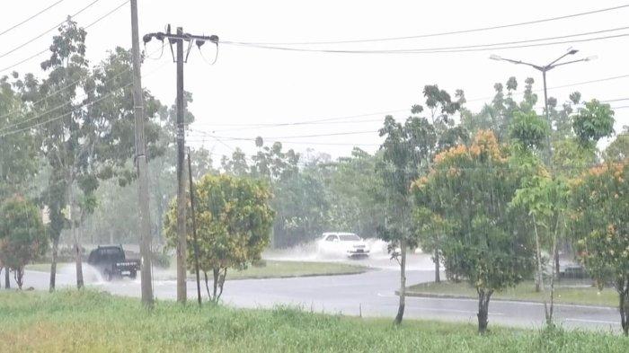 Curah Hujan Terus Meningkat, BPBD Pelalawan Ingatkan Warga Waspada Bencana Banjir dan Longsor ...