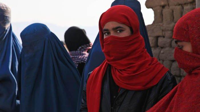 NGERI , Ketahuan Berzina Siap-siap Dihukum Rajam di Depan Umum sampai ...