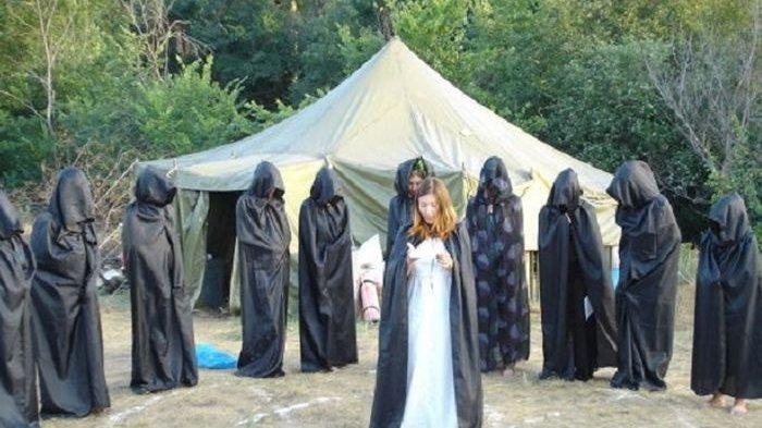 Apa Arti Sekte atau Apa Itu Sekte, Inilah Sekte Artinya dalam Bahasa ...