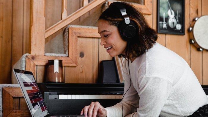 3 Hal Tentang ASMR Ada Disini, dari Arti ASMR dalam Bahasa Gaul, Jenis ...