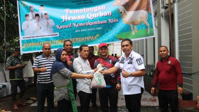 Jajaran Kanwil Kemenkumham Riau Potong 5 Sapi dan 3 Kambing, Rayakan ...