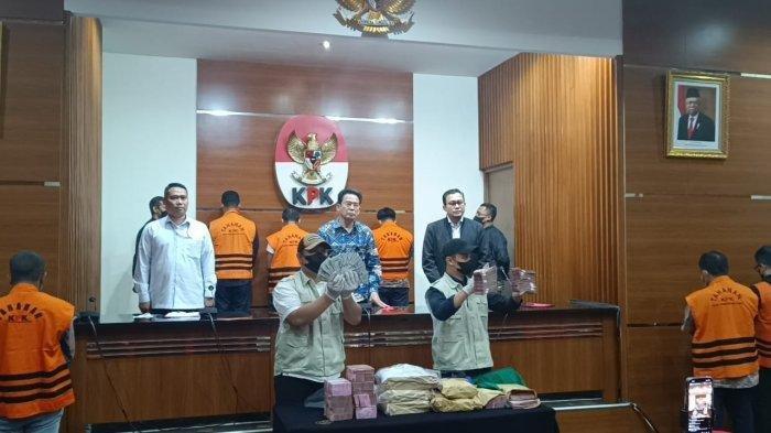 10 Orang Ditetapkan KPK Jadi Tersangka Kasus Suap Proyek Rel Kereta Api - Tribunpekanbaru.com