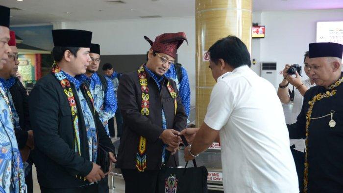 Riau Kirim 58 Kafilah, Siap Berlaga di MTQ Nasional ke-30 di Samarinda - Tribunpekanbaru.com