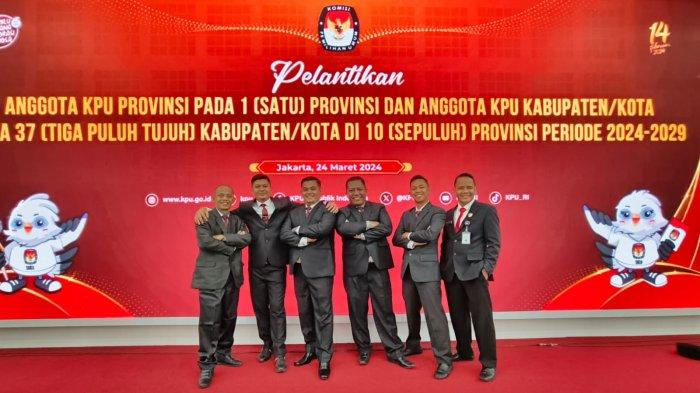 Tiga Petahana dan Dua Wajah Baru, Komisioner KPU Pelalawan 2024-2029 Akhirnya Dilantik ...