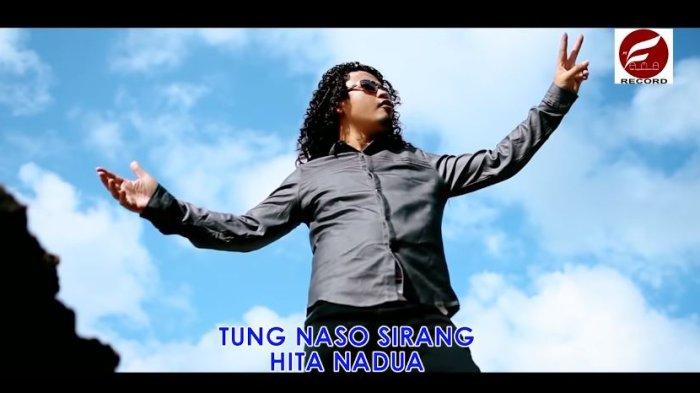Kunci Gitar dan Lirik Lagu Batak Only You by Permata Trio: Tung na so sirang, hita nadua ...