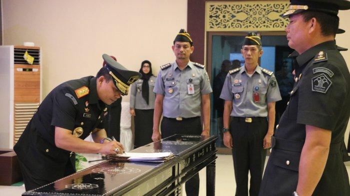 Lantik 4 Pejabat Administrasi Kemenkumham Riau, Kakanwil: Bukan Berarti ... Lantik 4 Pejabat Administrasi Kemenkumham Riau, Kakanwil: Bukan Berarti ...