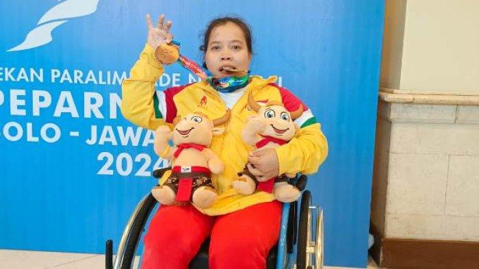 Dipilih Karena Lengan Pendek, Lifter Tuna Daksa Riau Ini Raih Emas Peparnas 2024 ...
