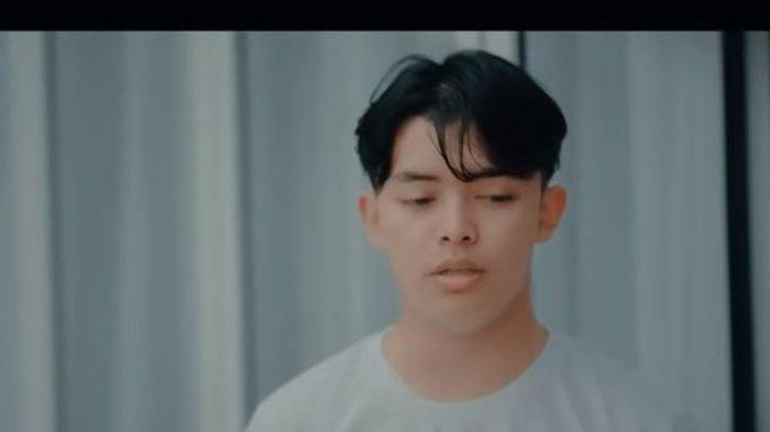 Lirik Lagu Batak Beda Di Arta - Bobby Purba - Tribunpekanbaru.com