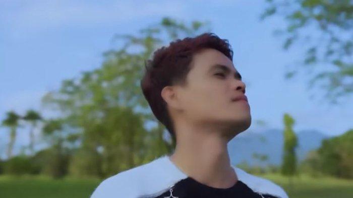 Lirik Lagu Minang Sakik Batamu Ubek dari David Iztambul ...