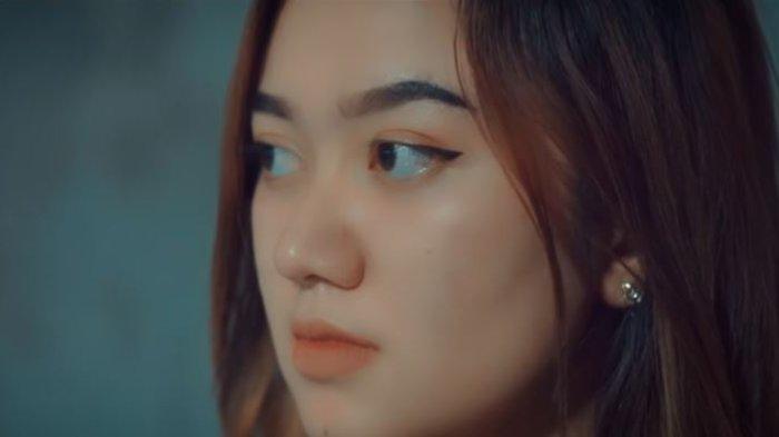 Lirik Disertai dengan Chord Gitar Lagu Minang Cabiak Di Dalam, Dipopulerkan Roje Firdaus ...