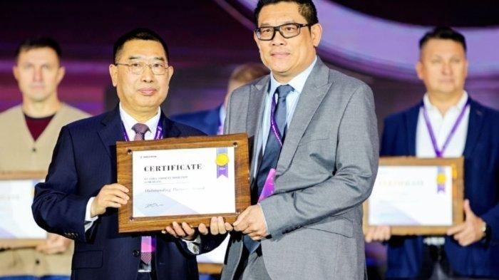 Kembali Raih Prestasi, MC Group Terima Outstanding Partner Award - Tribunpekanbaru.com