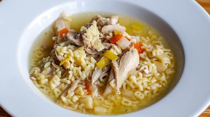 Menu Sahur Kekinian , Sup Ayam Berkuah Hangat , Gampang Dibikin di ...