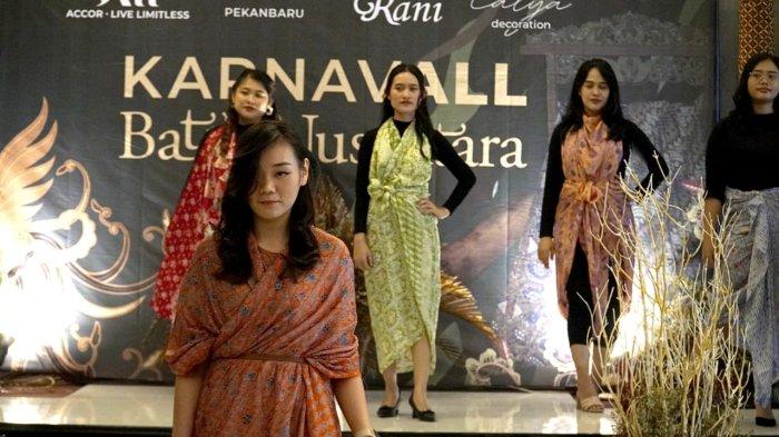 Hari Batik Nasional, Novotel Tampilkan Corak Batik Riau di Karnaval ...