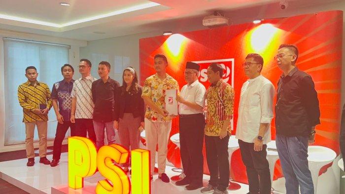 Masrul Kasmy-Basiran Dapat SK Dukungan dari DPP PSI Maju di Pilkada Meranti 2024 ...