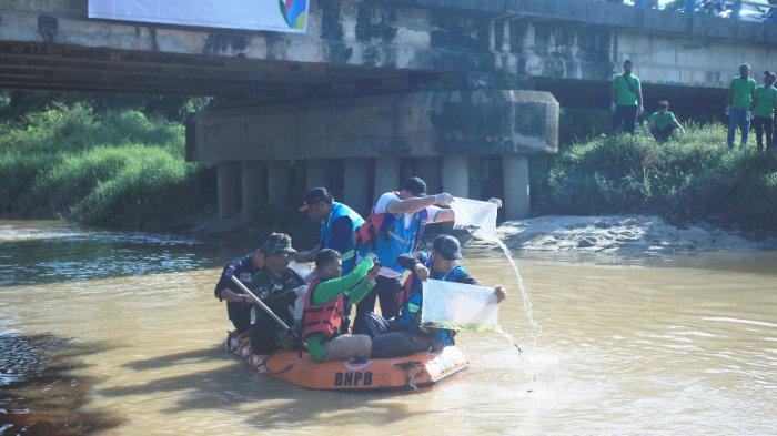 Peringati Hari Lingkungan Hidup Sedunia 2023, PLN Tebar 5000 Bibit Ikan dan Bersih Sungai dan ...