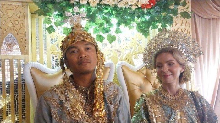 Viral Pernikahan Pemuda Bugis dengan Bule Polandia, Cinta Bersemi di Bali - Tribunpekanbaru.com