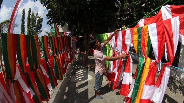 Cerita Pedagang Bendera Musiman di Pekanbaru, Sudah Berjualan Sejak ...