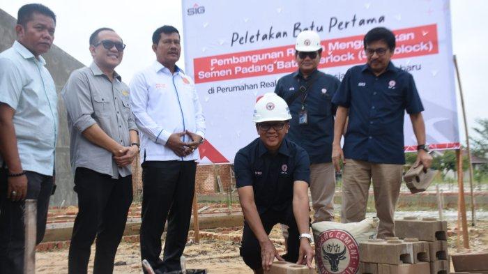 Manfaatkan Inovasi Sepablock, PT Semen Padang Bantu Bangun Perumahan ...